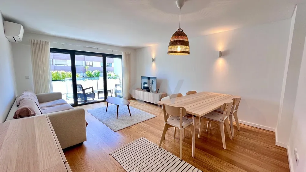 Apartamento T2 novo/ mobilado em Sete Rios - Amélia Folques